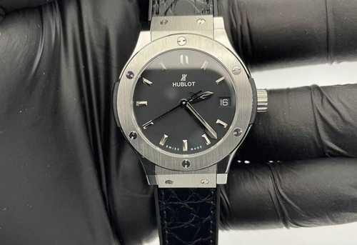 Часы Hublot Classic Fusion 33mm 581.NX.1171.RX