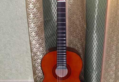 Классическая гитара yamaha C40