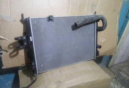 Радиатор охлаждения Nissan Qashqai J10