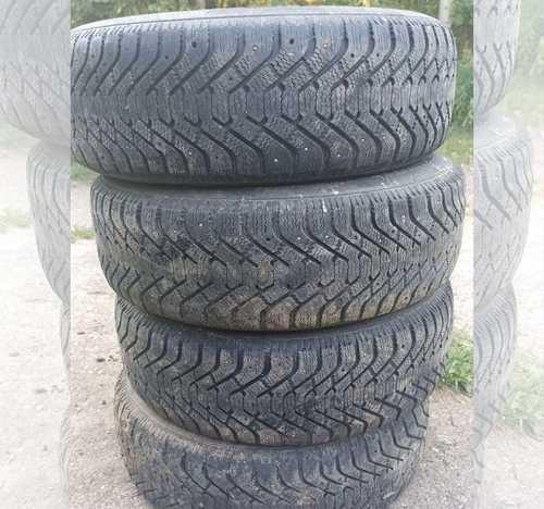 Goodyear UltraGrip 500 205/70 R15 98