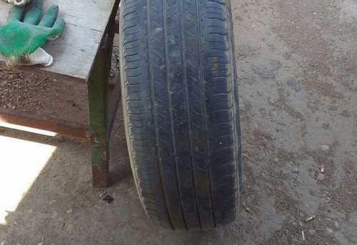Michelin Agilis 215/65 R16