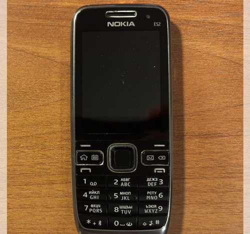 Nokia E52