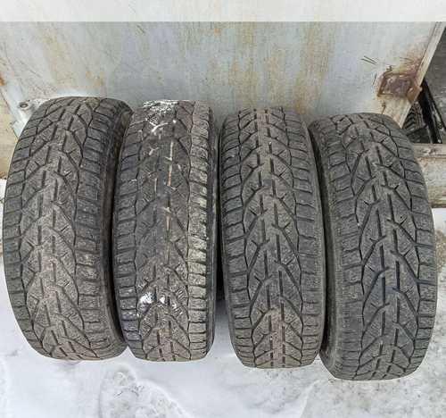 Kormoran SUV Snow 215/70 R16 100H