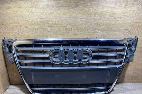Решетка радиатора Audi A4 B8 дорест Арт. 130450