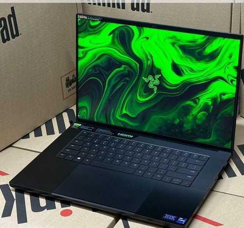 Razer Blade 16 Core i9 RTX 4080 240Hz