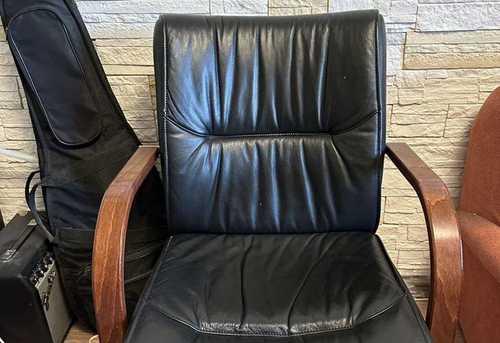 Кожанное кресло стул