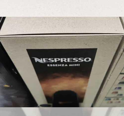 Капсульная кофемашина Nespresso essenza mini