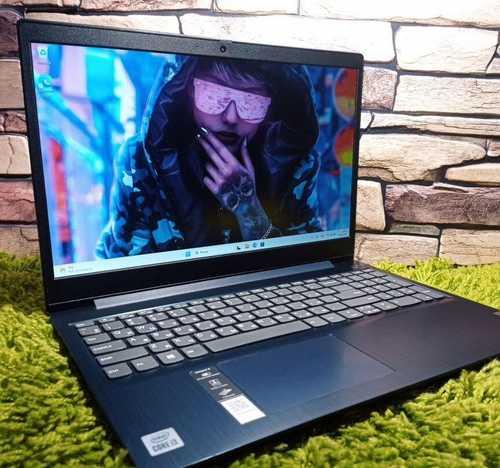 Красивый свежий Lenovo Core i3-10110 8Gb SSD iPS