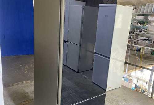 Холодильник Siemens черный стеклянный фасад