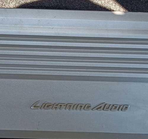 Lightning audio La-4200