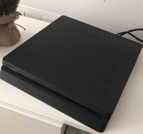 Sony playstation 4 slim