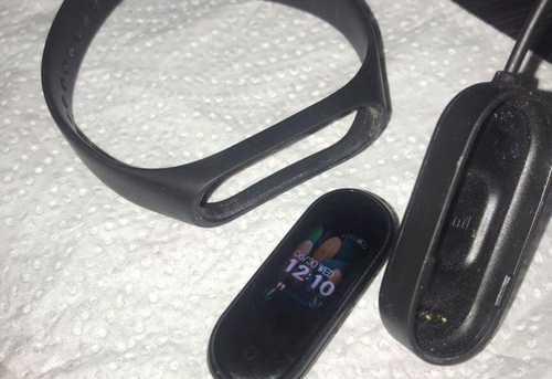 Часы Mi Smart Band 4