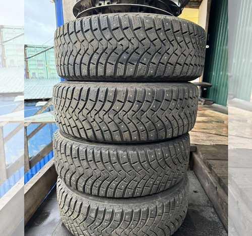 Michelin X Energy 215/60 R16