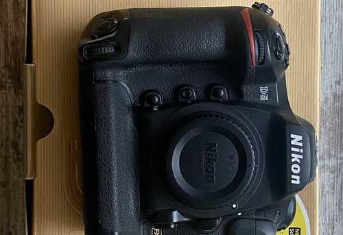 Nikon D5 (xqd) body