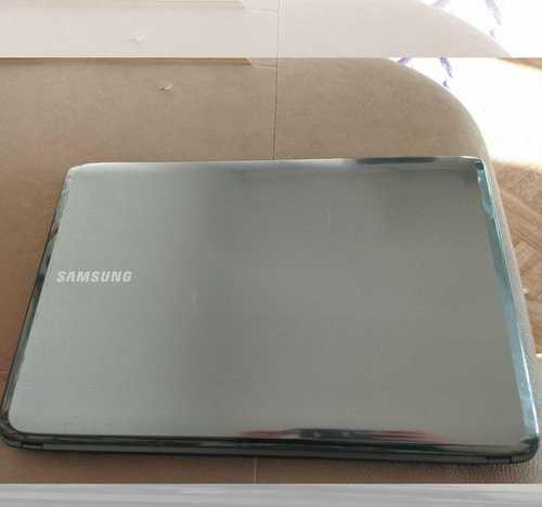 Ноутбук samsung np r525