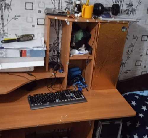 Компьютерный стол бу 2шт