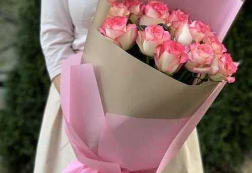 Букет роз «клубника со сливками» на праздник цветы