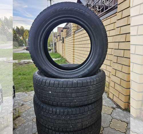 Goform W705 235/60 R18 103