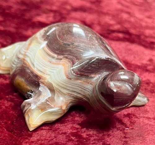 Фигурка черепахи из камня