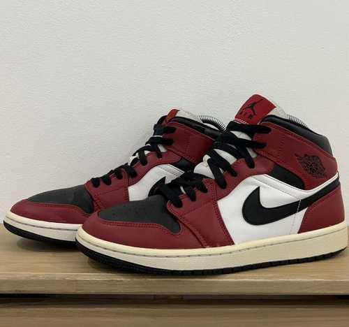 Оригинальные кроссовки Nike Air Jordan 1 Mid