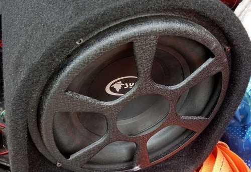 Продам subwoofer 600вт