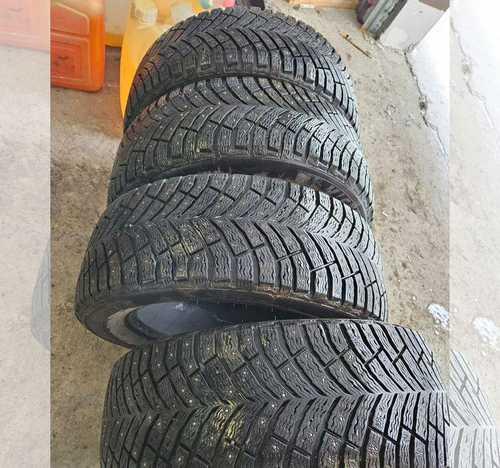 Michelin X-Ice North 4 235/55 R17 99T