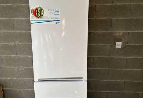 Холодильник Beko rcsk379M20W (200 см)