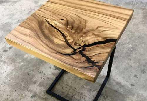 Приставной столик из из слэба карагача