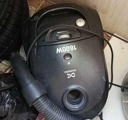Пылесос Daewoo RC-161BA