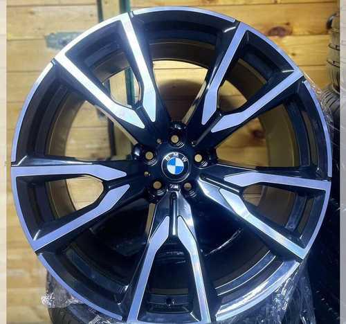 Диски r22 BMW 755M стиль