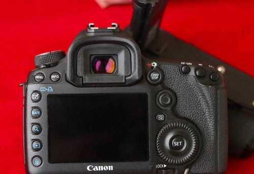 Фотоаппарат Canon 5D Mark III