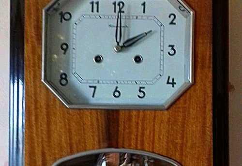 Часы настенные Янтарь СССР с боем и маятником