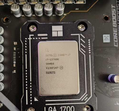 Процессор Intel Core i7-13700K, BOX