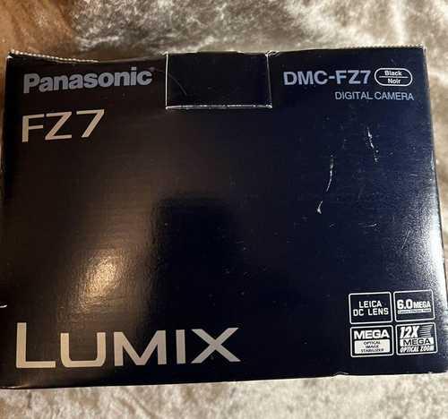 Фотоаппарат Panasonic Lumix FZ7 новый