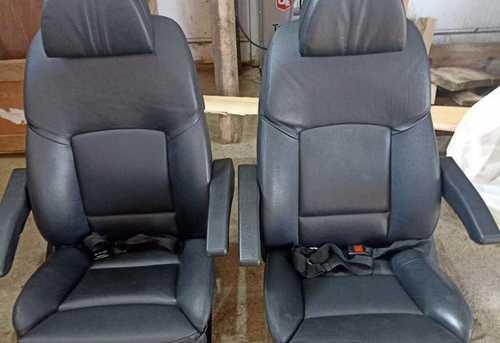 Капитанские кресла от Mercedes-Benz V-class