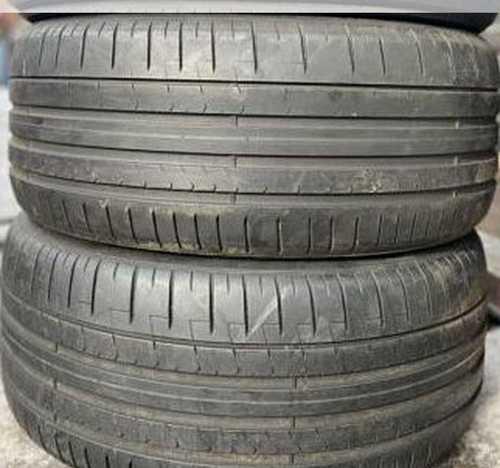 Pirelli P Zero PZ4 255/40 R21