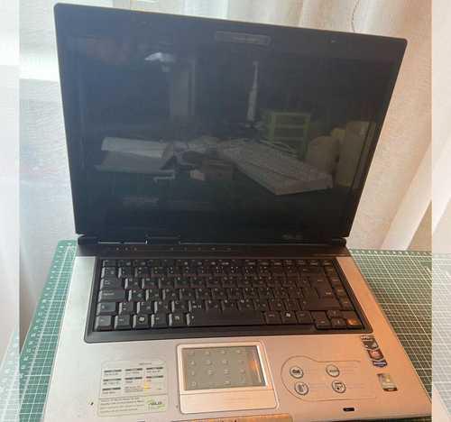 15.4" ASUS X50Z, Athlon X2, RAM 2 ГБ, 160 ГБ, ATI Mobility Radeon HD 3200