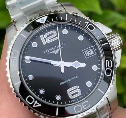 Женские часы Longines HydroConquest L3.370.4.56.6