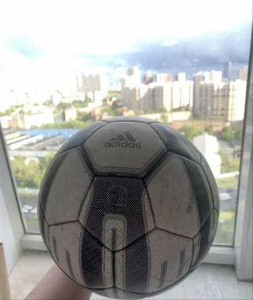 Футбольный мяч adidas smart ball