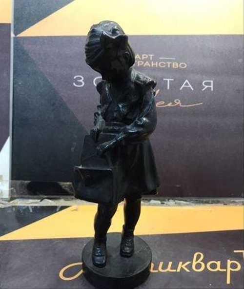 Статуэтка девочка с портфелем касли СССР 1956г
