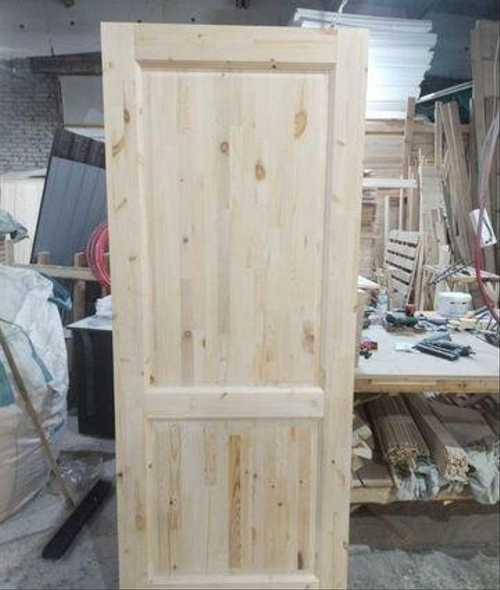 Деревянная филёнчатая дверь