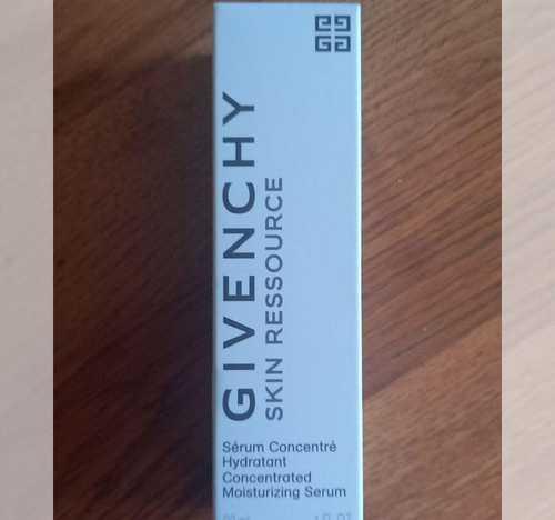 Givenchy skin ressource увлажняющая сыворотка 30мл