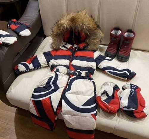 Комбинезон Moncler и валенки Kuoma