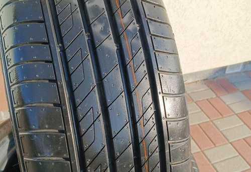 Kumho Solus HS63 215/60 R17 96H