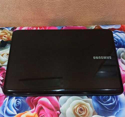 Ноутбук Samsung 15" Intel Core i5/8Gb/SSD 120Gb