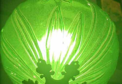 Антикварная лампа с зеленым плафоном