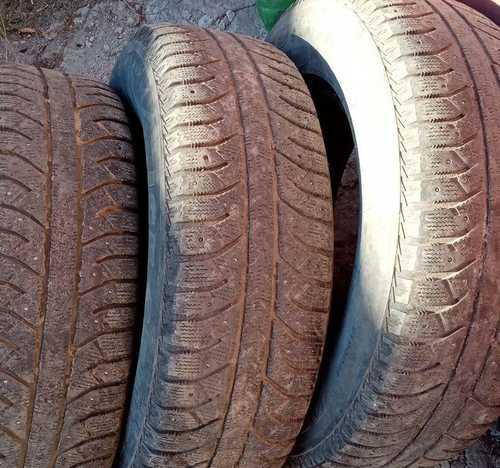 Bridgestone Ice Cruiser 7000 225/70 R16