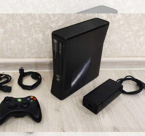 Прошитый (FreeBoot) Xbox 360 Slim 250GB   100 игр