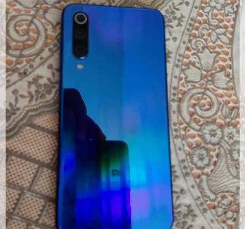 Xiaomi Mi 9 SE, 8/128 ГБ