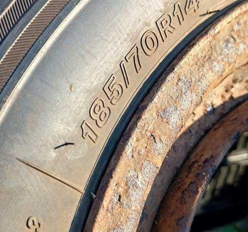 Bridgestone Blizzak Revo GZ 185/70 R14